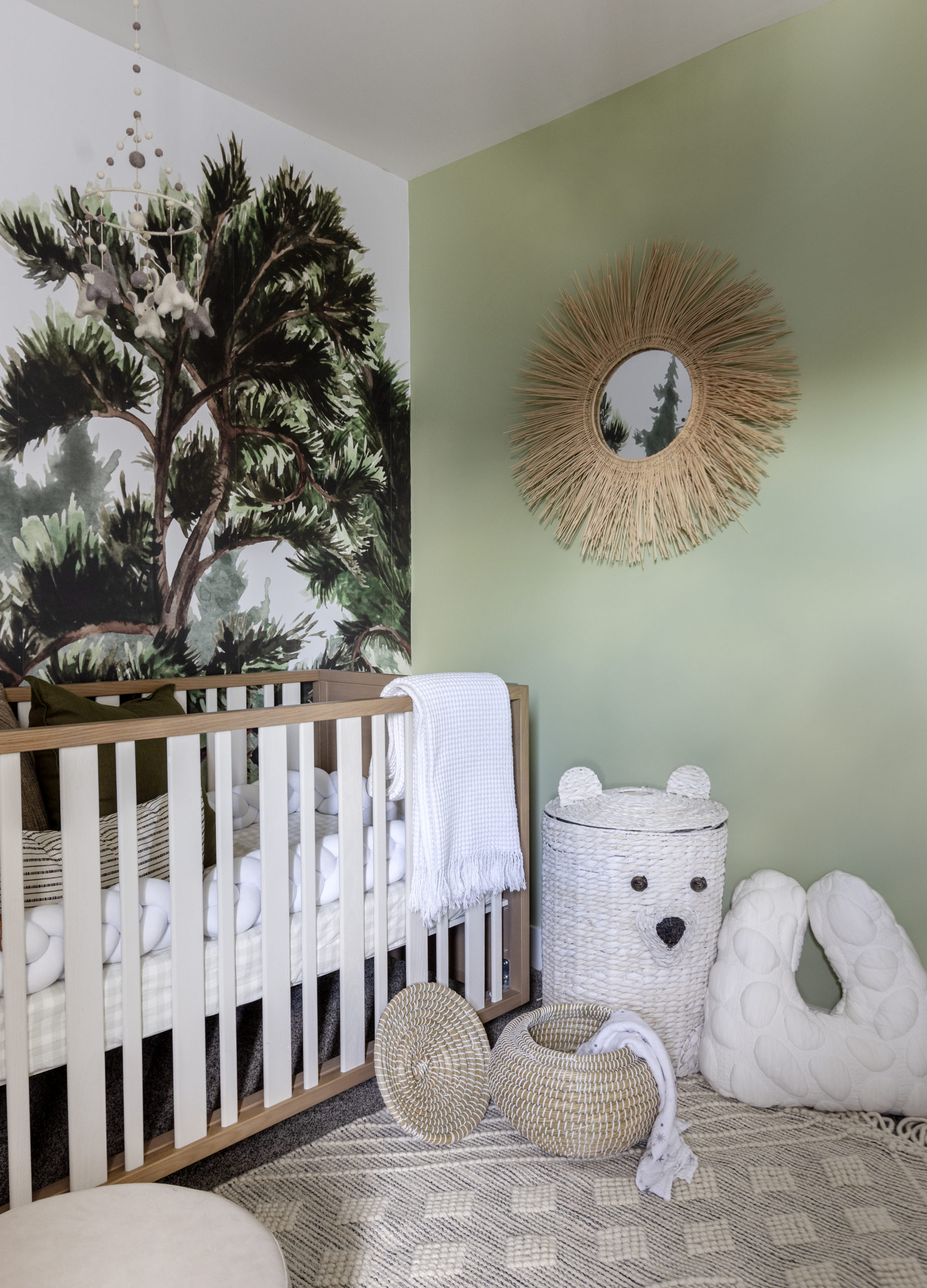 My Top 20 Nursery Essentials Every New Mom Needs | natalielangston